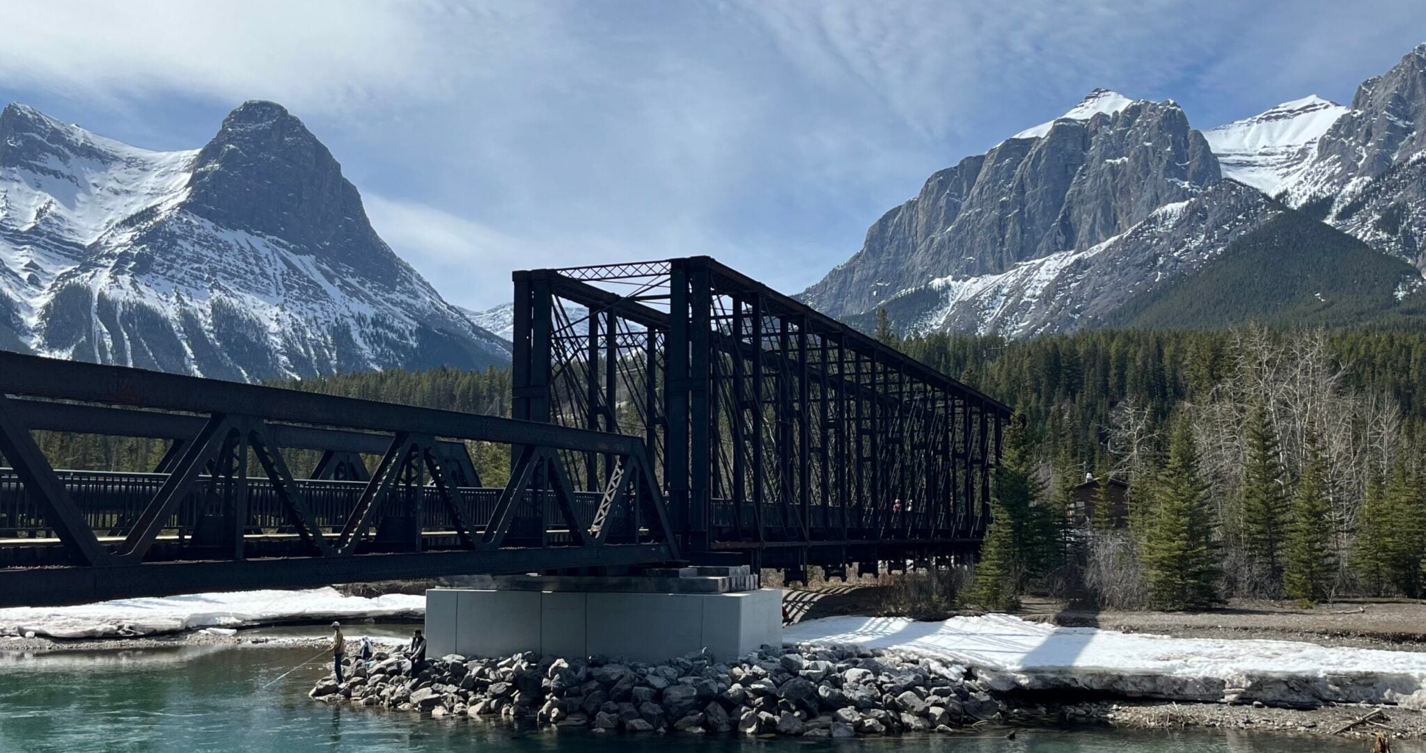 Banff vs Canmore: Where Should You Stay? - wereintherockies