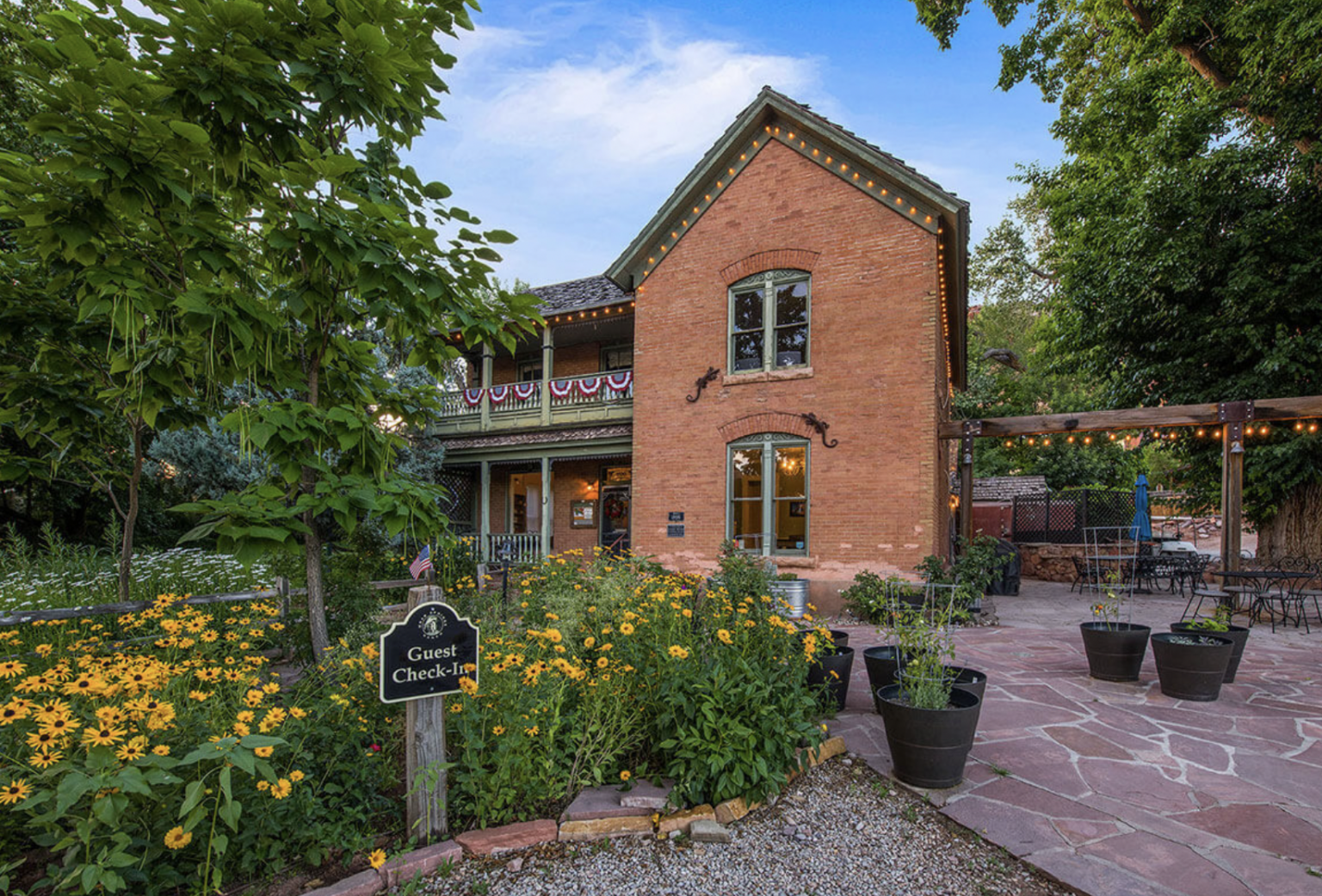 Top 9 Places to Stay When Visiting Arches, Canyonlands & Moab